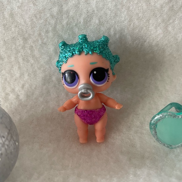 L.O.L. Surprise! | Toys | Lol Surprise Lil Sister Lil Cosmic Queen Doll ...